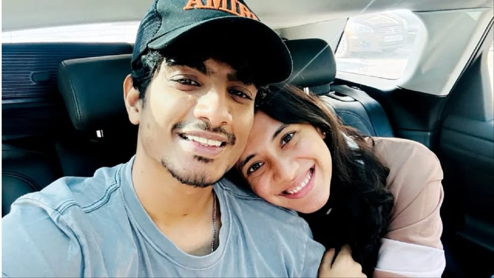 Smriti Mandhana Seen Wearing Engagement Ring; Reports Suggest Palash Muchhal Proposed at DY ...