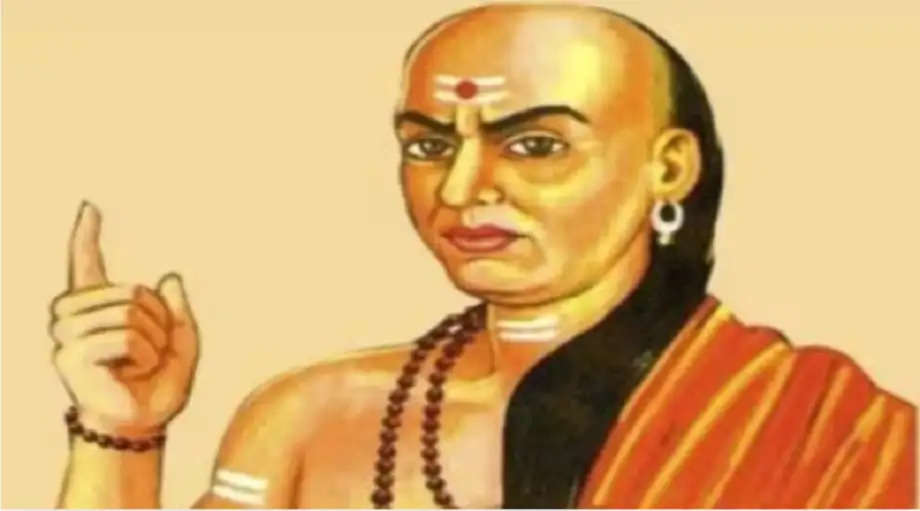 A father of a son should not make these 5 mistakes, Acharya Chanakya ...