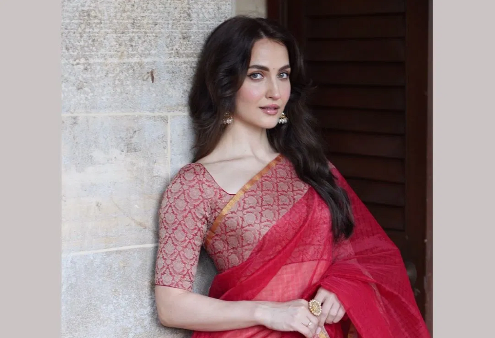 Elli Avram Embraces Krishna Devotion: A Look at Her Simple, Graceful ...