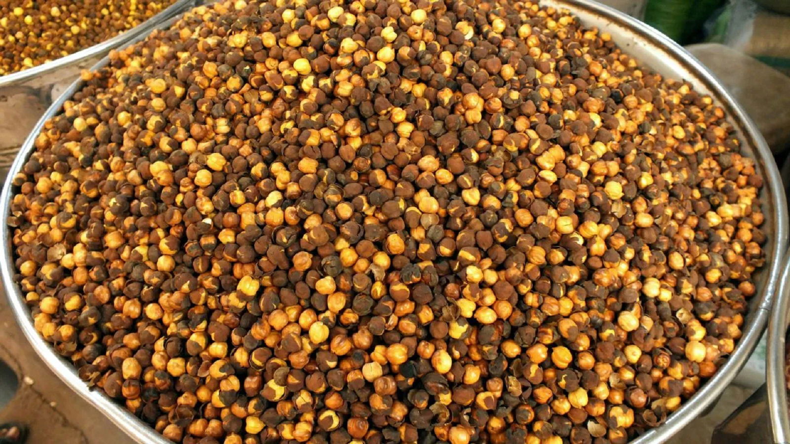 How to Identify Adulteration in Roasted Gram That Boosts Strength ...