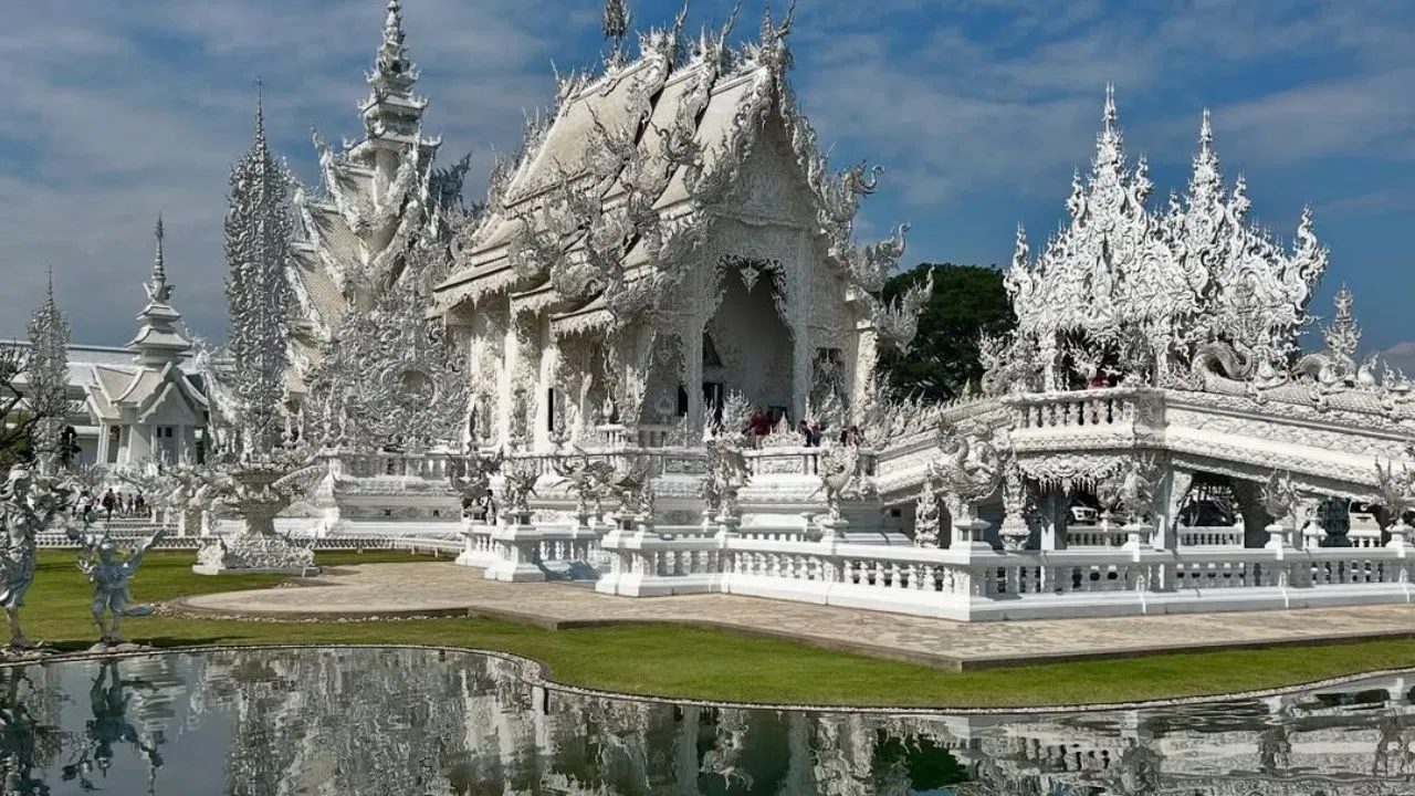 Have You Seen Thailand’s ‘Taj Mahal’? The Stunning White Temple That ...